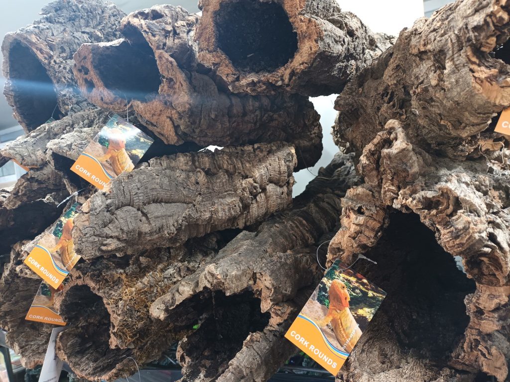 Cork Bark Hide 1,160kg – Exotic Pet Store